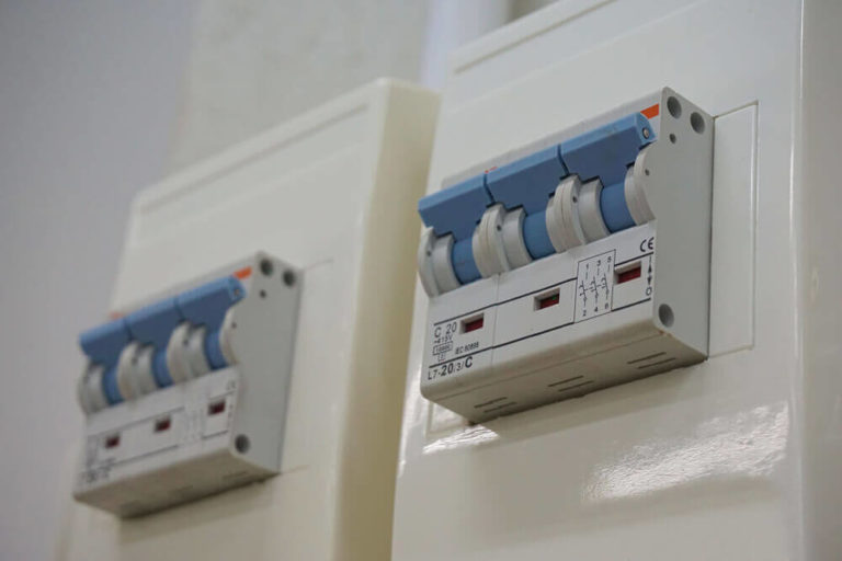 Zapojenie prúdového chrániča Bratislava | Elektrikár